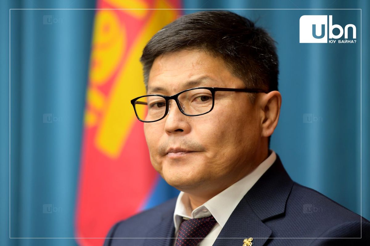 “Х.Нямбаатар сайн ажиллаж байгаа. Их ядарч байгаа бололтой, нүдний шил зүүчихэж“